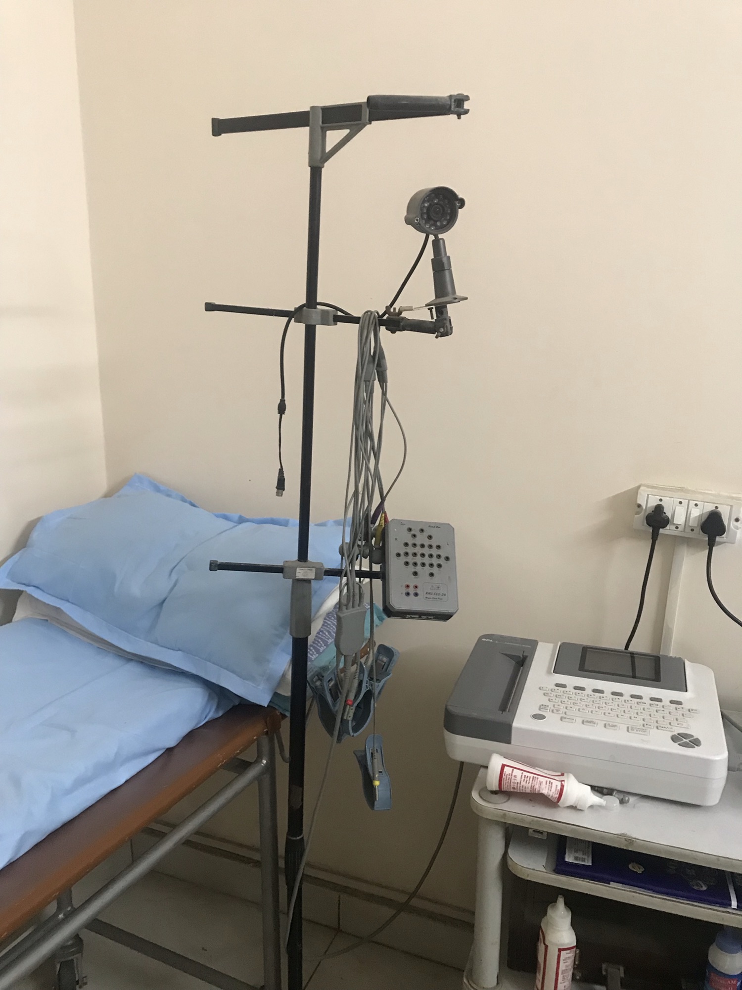 What to Expect During an ECG Test: A Patient’s Guide | deemag and chest ...